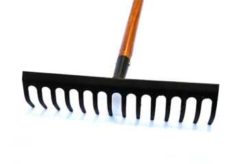Garden Rake 14Teeth Timber Handle – BIL – Ba Industries